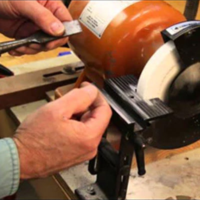 Video: Grinding a Chisel | Woodcraft