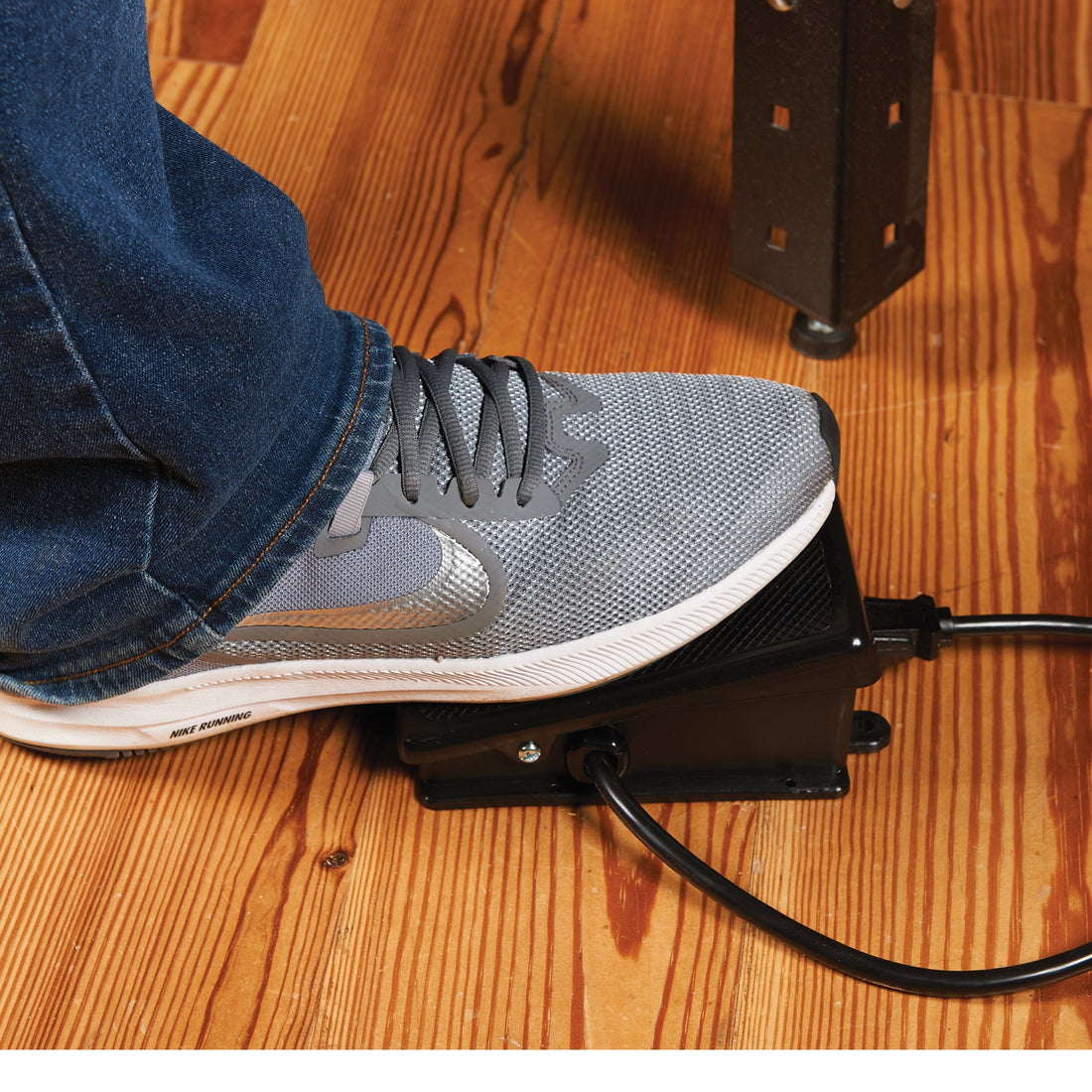 WoodRiver Foot Switch-on/off , (9098) - Woodcraft.com