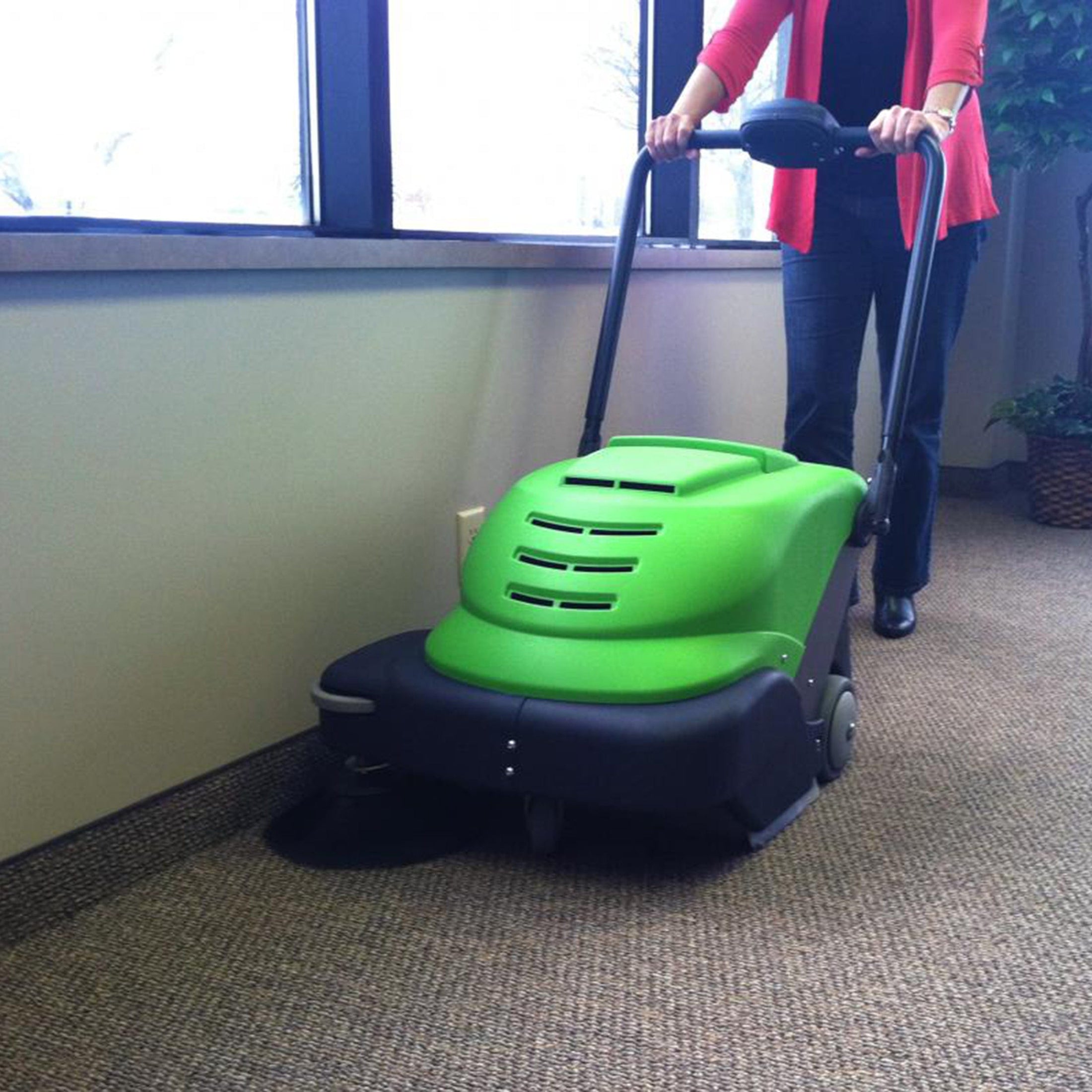 IPC Eagle 24" SmartVac 464 with Battery and Charger | Woodcraft