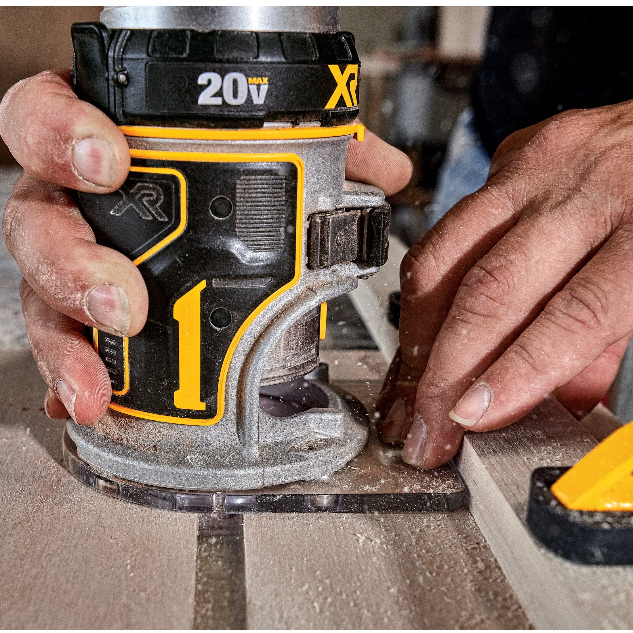 DeWALT Brushless Cordless Compact Router 20V MAX XR | Woodcraft